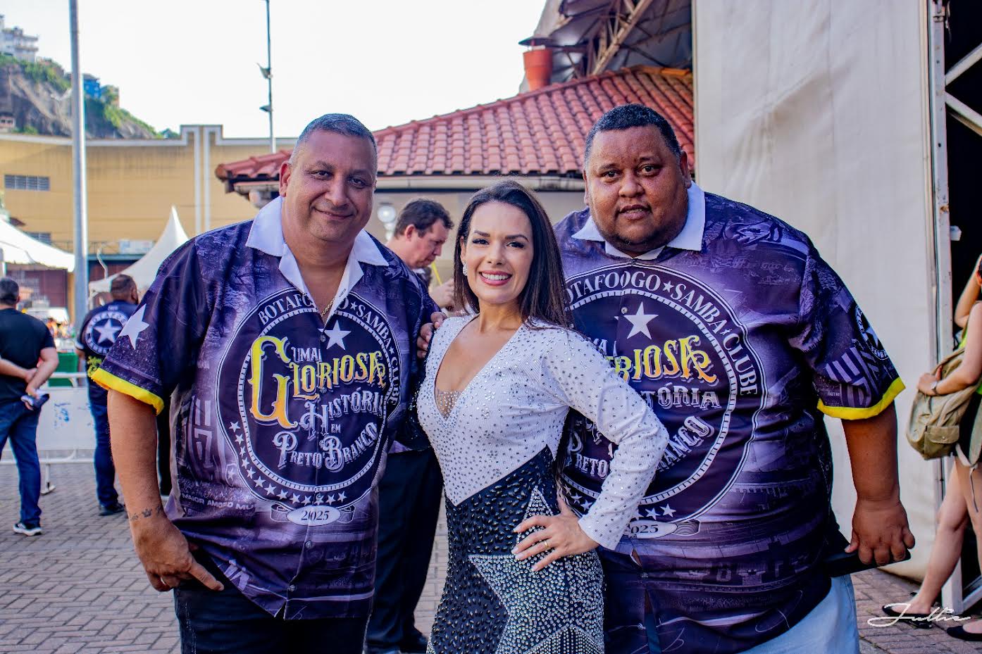 Apresentadora Fernanda Maia confirma presença no desfile da Botafogo ...
